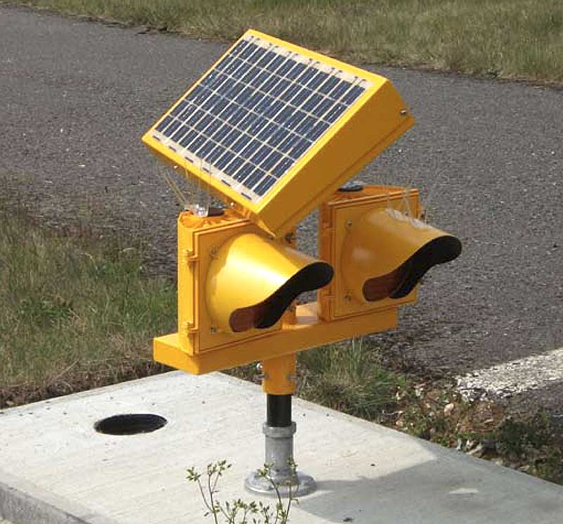 Solar LED Runway Guard Light (RGL) - Flight Light Inc.