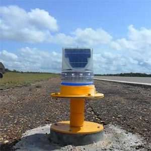 Solar Taxiway Edge Light AV-70-L863 & L861T | Avlite - Flight Light Inc.